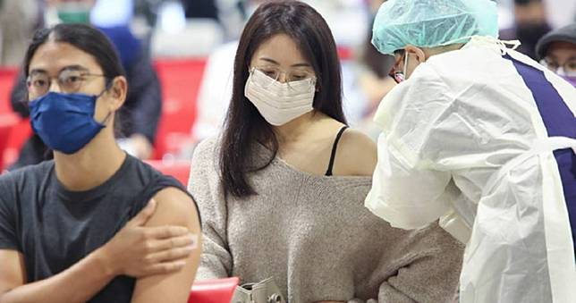 防疫新進度！兩款BA.5次世代疫苗通過EUA 60萬劑預計11月上旬抵台 | CTWANT | LINE TODAY