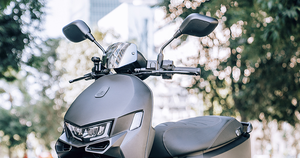 CROXERA M 智慧後照鏡預購直破 1,000% 目標，早鳥 67 折連油車都能享有車聯網科技 | LINE購物