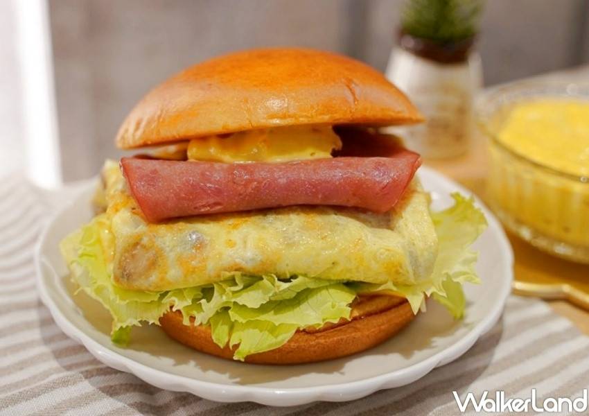 摩斯9大新品攻略！摩斯漢堡新品「辣味和風雞腿塊」強勢開賣，早餐限定「法式蕈菇蛋布里歐堡」鐵粉一早衝摩斯報到。 | WalkerLand 窩客島 | LINE TODAY