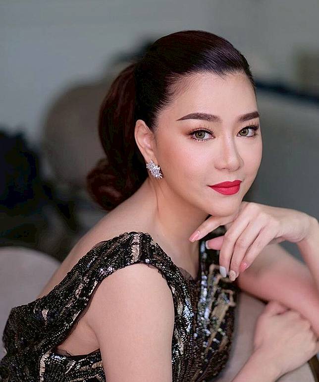 new18 | 3 คนบันเทิงชีวิตดีดั่งเลี่ยมทองคำบริสุทธิ์