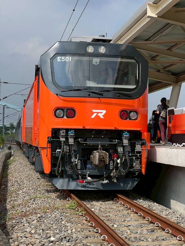 E500型明年5月投入營運！台鐵：有望大幅提升準點率 | 新頭殼 | LINE TODAY