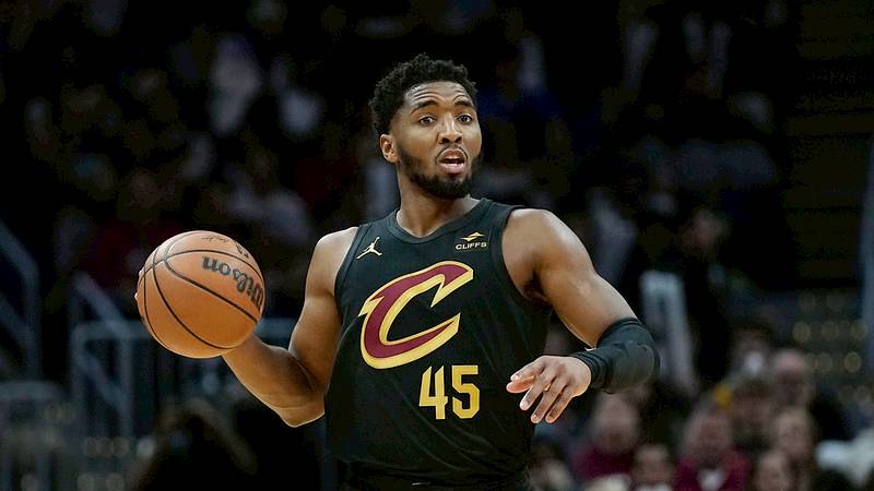 大幅領先仍全員猛攻 騎士Mitchell：是有點怪 | TSNA | LINE TODAY