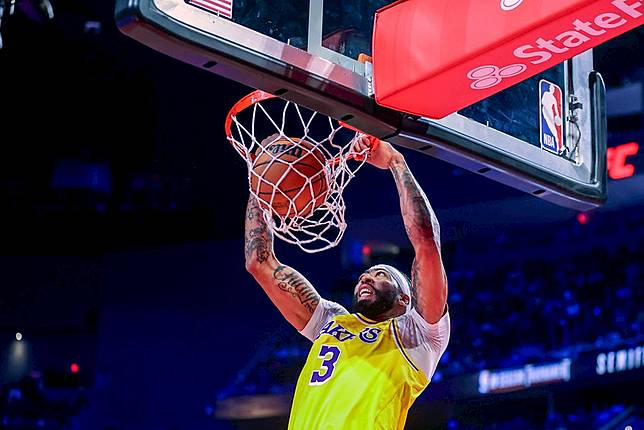 AD差點又大三元 LeBron：他正在跟我學傳球 | TSNA | LINE TODAY