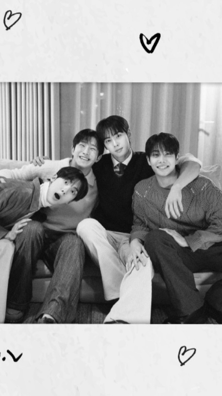 ASTRO 9週年寫真代購💜