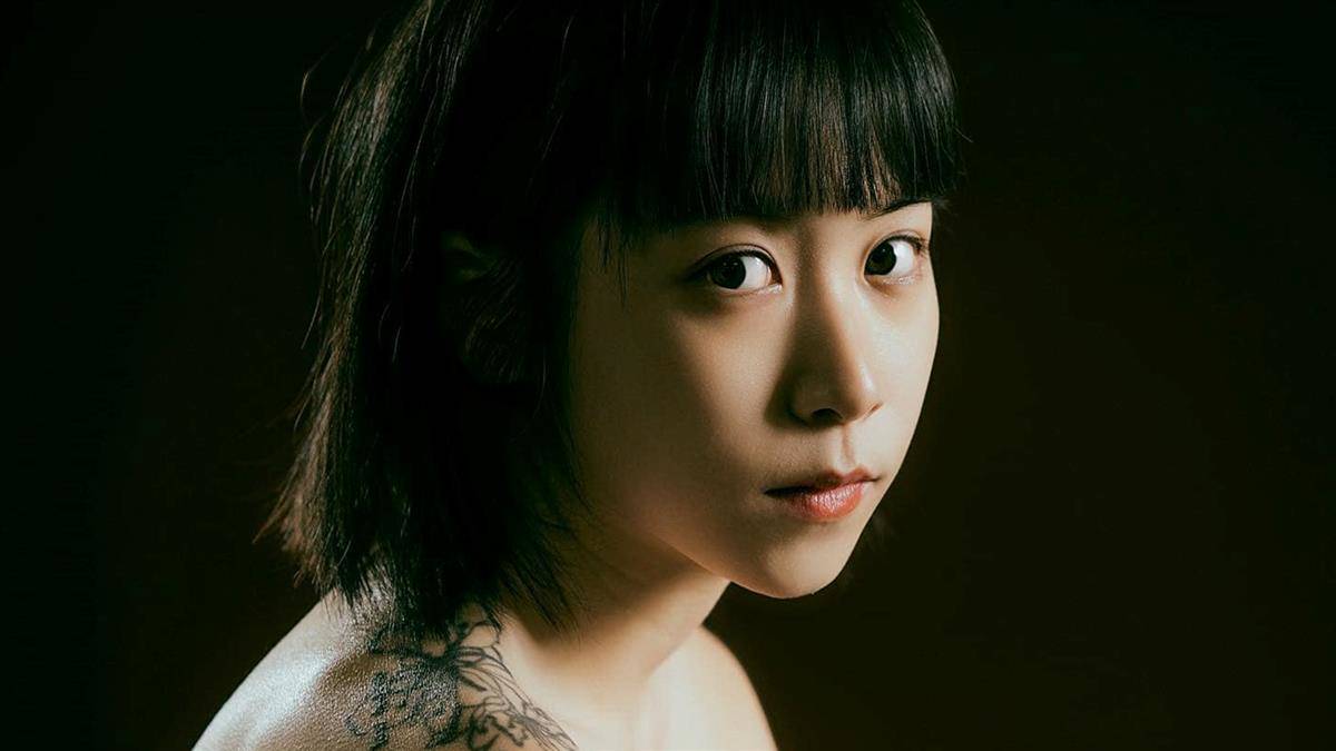 NanaQ正面大解放 喊：有誰比極簡女更適合拍裸照 | EBC 東森新聞 | LINE TODAY