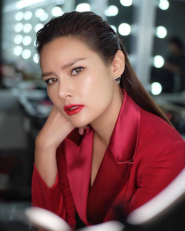 Spiceee.net | รวม 30 ดาราไทยที่มาไกลจนต้องขยี้ตาหลายล้านรอบ มาไกลมากจริงๆค่ะ