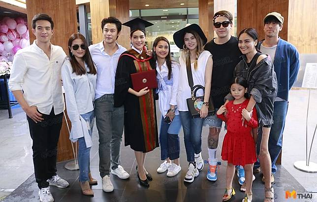MThai.com - Gossip | ญาญ่า ให้กำลังใจ ณเดชน์ โดนวิจารณ์อื้อ! ชุดไปงาน ...