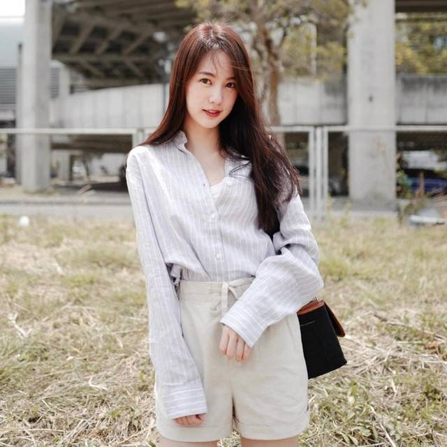 SistaCafe | คูล ๆ สวยมีสไตล์! จับแบรนด์ "ยูนิโคล่ (Uniqlo)" มาแมทช์ให้ได้ลุคสวยชิค ตามสไตล์ไอดอล ...