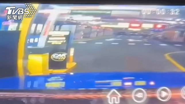 停車「車牌辨識」異常！ 男怒：補單逾10分、嘸SOP | TVBS | LINE TODAY