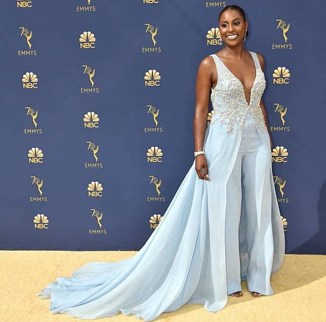 Praew.com | เอาสีเข้าสู้ ! รวบตึง 21 ลุค ส่งตรงจากพรมแดง Emmy Award คัด ...