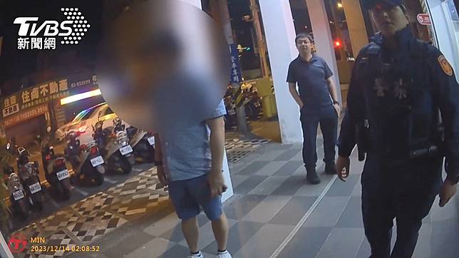 我爸不見了！沒網路找嘸人 家人衝警局求助 | TVBS | LINE TODAY