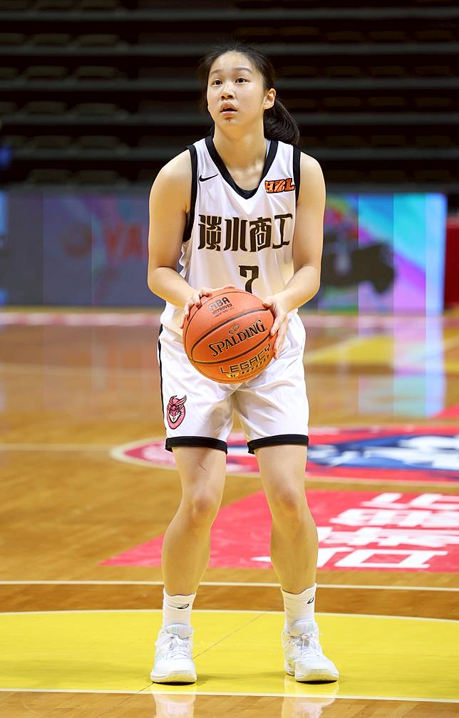 HBL》球評汪蔚傑首度看愛女比賽直呼緊張 下次要邀哈孝遠一起 | TSNA | LINE TODAY