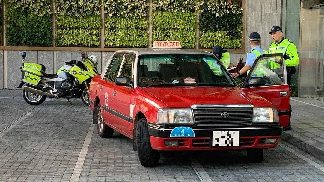 警方尖沙咀打擊違規的士 3名司機涉嫌濫收車資被捕 商台新聞 Line Today 