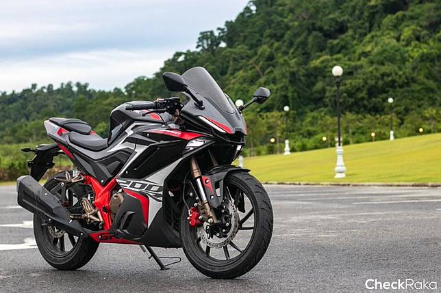 รีวิว GPX DEMON GR200R "ปลุกปีศาจ สายพันธ์ุสปอร์ต" สปอร์ตไบค์ฟูลแฟริ่ง ...