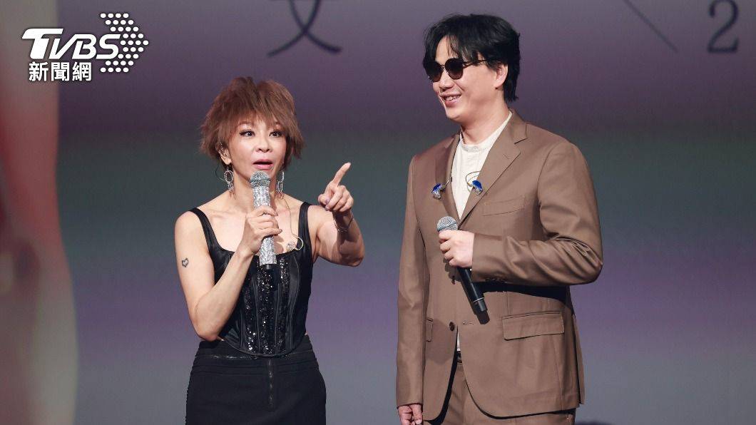 蕭煌奇「地獄哏」又來了！自爆騎重機出門 邀女星共乘 | TVBS | LINE TODAY