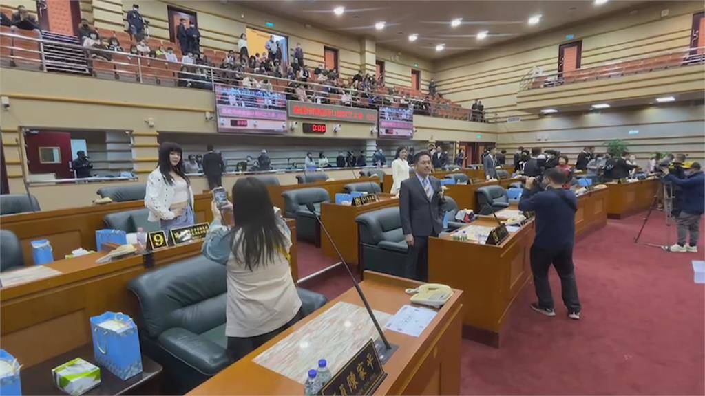 嘉市無黨籍議員田慎節就職 穿著小露性感 民視新聞網 Line Today