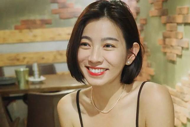 曬性感辣照！「牆壁歪了」米可白被抓包修圖 | NOWnews 今日新聞 | LINE TODAY