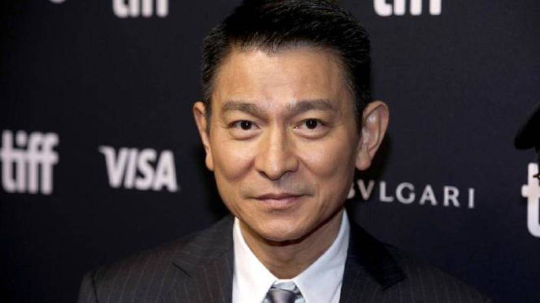 劉德華「親弟」罕露面！竟是滿臉鬍子大叔 全場看傻：完全不像 | TVBS | LINE TODAY