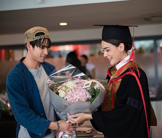 MThai.com - Gossip | ญาญ่า ให้กำลังใจ ณเดชน์ โดนวิจารณ์อื้อ! ชุดไปงาน ...