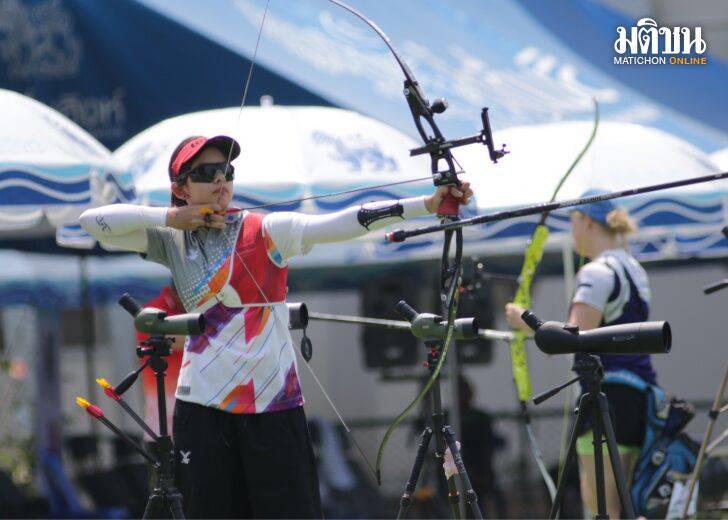 Elena Robin Hood, a half-breed girl from the Thai national team ...