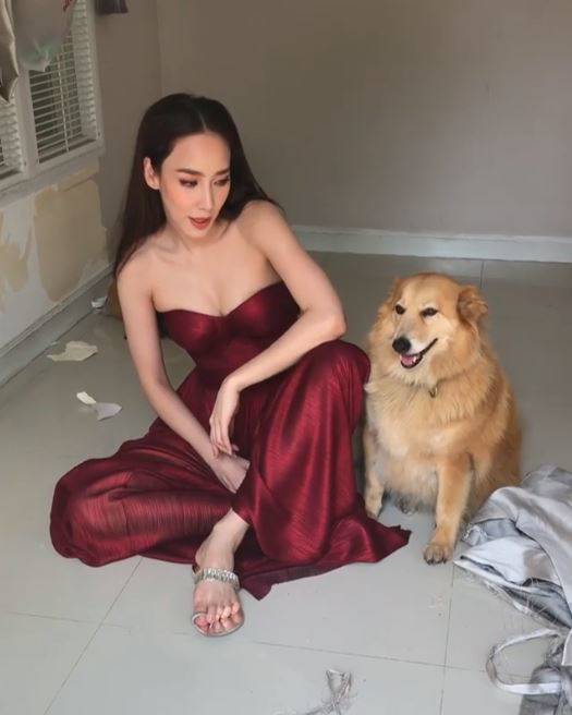 new18 | 10ท่าโพสสุดแซ่บ! ในไอจี "อั้ม พัชราภา"