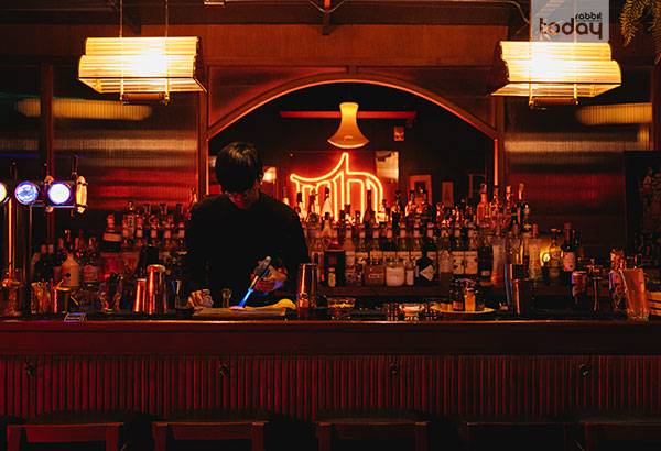Rabbit Today | บาร์ลับสุดเก๋ สไตล์นิวยอร์ก กลางพร้อมพงษ์ ที่รวมตัวของ ...