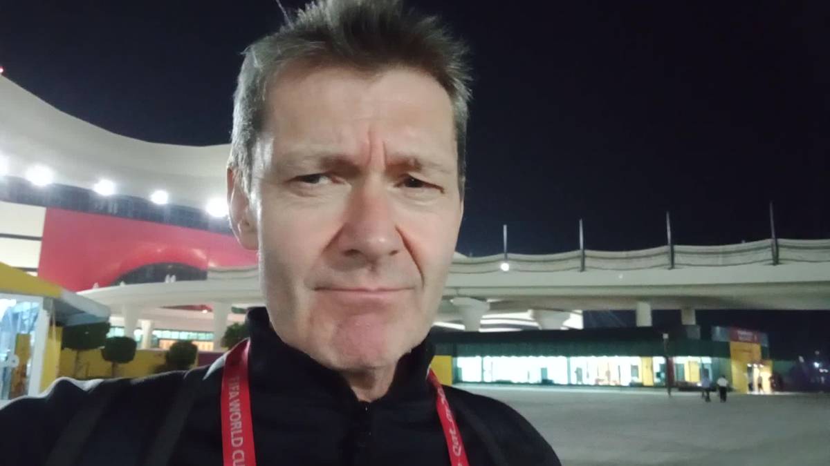 Paul Giblin reviews England-Senegal game | XINHUA | LINE TODAY