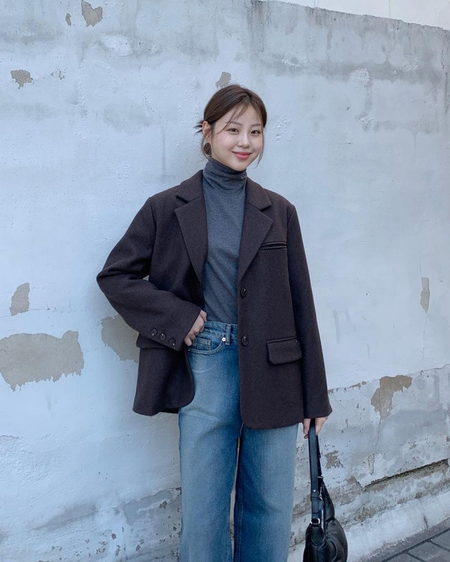 穿毛衣顯腫怎麼辦？秋冬顯瘦穿搭法則，這樣搭毛衣、羽絨外套不顯胖，還視覺激瘦3KG | LINE購物