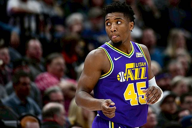 與Wade互換球衣 Mitchell：我學到許多 | TSNA | LINE TODAY