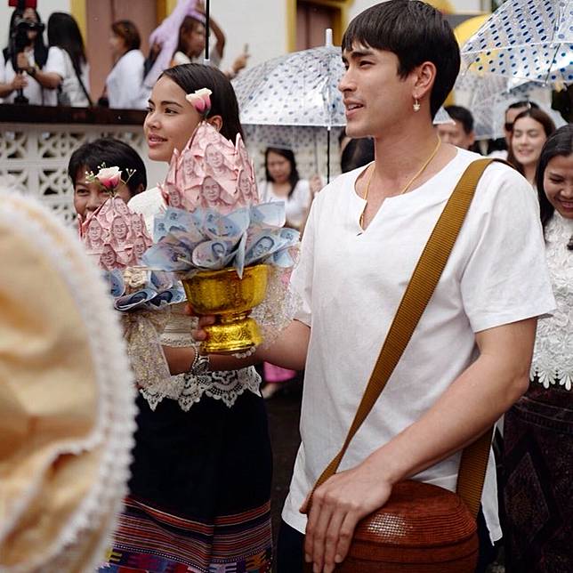 MThai.com - Men | รวมภาพณเดชน์ในชุดผ้าไทย หล่อติดดินนี่แหละพระเอกสไตล์ไทบ้าน