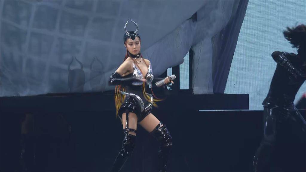 Jolin蔡依林火辣開唱跨年夜 倒數迎新年 | 民視新聞網 | LINE TODAY