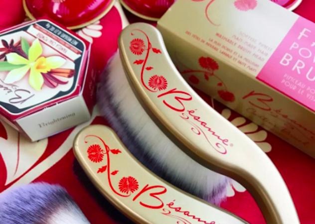 想打造復古妝容？那就要從復古化妝品開始！ Line購物
