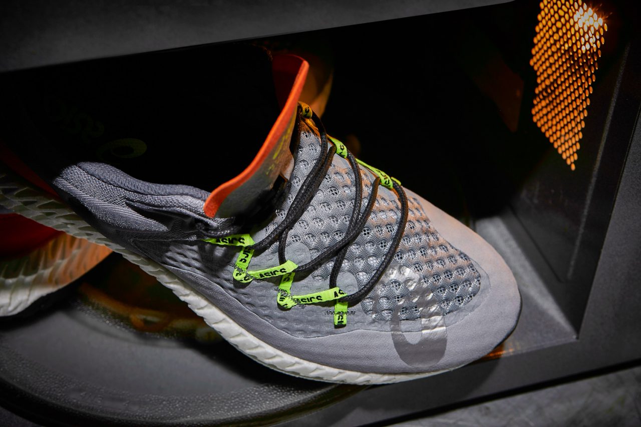 三十秒能幹嘛？微波成型一塊中底恰恰好 / ASICS MICROFLUX 有更多想說的事 | LINE購物