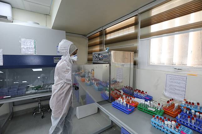 Chinese-built lab helps Iraq in anti-COVID-19 battle | XINHUA | LINE TODAY