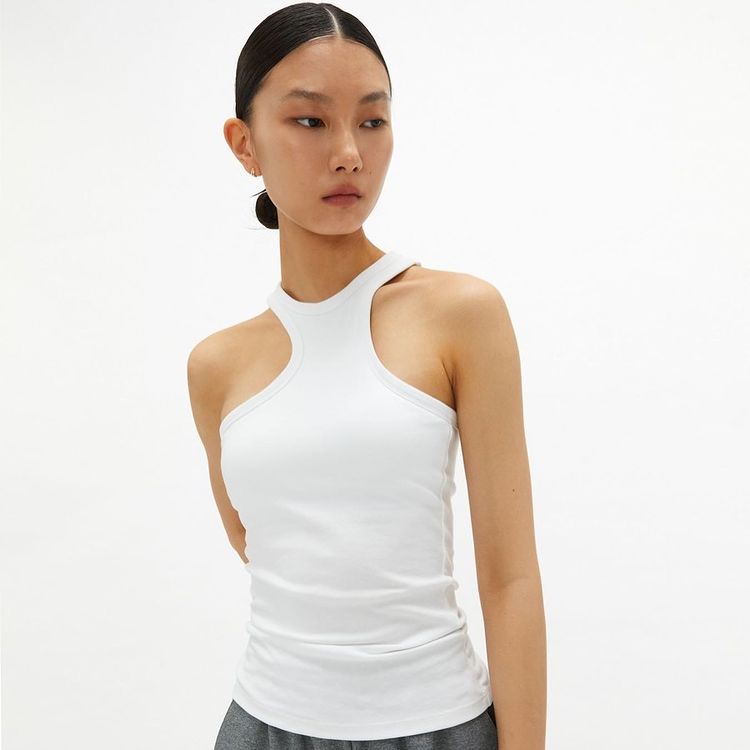 高溫警報來襲！時髦Bra Top背心推薦這8家，Studio Doe搶破頭，Mouggan背影也辣，肉肉女孩一致推「它」！ | LINE購物