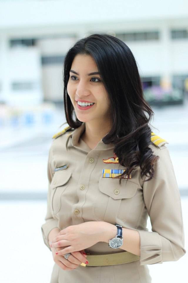 SpringNews | เปิดวาร์ป ครูป้อน ข้าราชการกระทรวงยุติธรรม สาวแซ่บ สอนภาษาอังกฤษฟรี