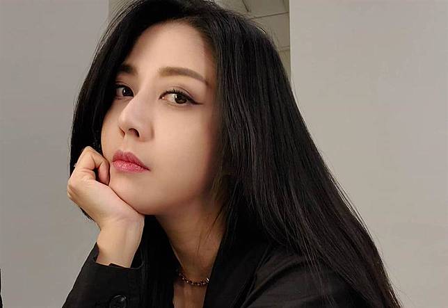 40歲韓瑜曬無濾鏡真實照 素顏白嫩肌膚秒變大學生 | 中時新聞網 | LINE TODAY