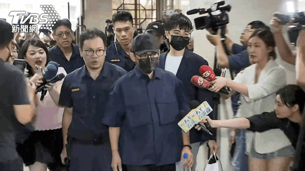 黃子佼稱「合意性交」 小紅老師發文影射爆「曾被邀」 逃過一劫內幕曝！ | TVBS | LINE TODAY