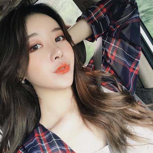 Akeru Feed | ห้ามพลาด!! 4 คุชชั่นหน้าเงาตัวท็อป ทาเป็นเบสก็ได้ เป็นไฮไลท์ก็ดี!