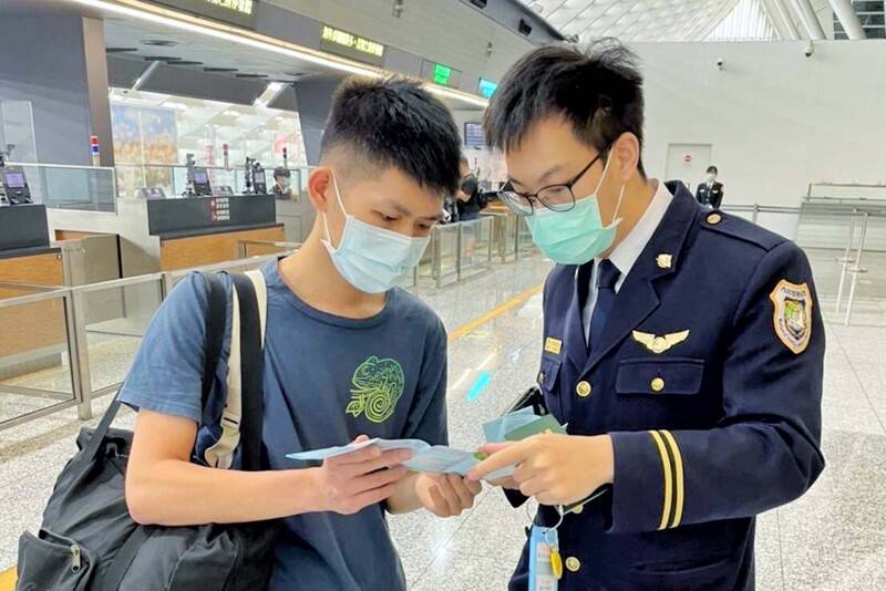 海外打工詐騙案頻傳 國境事務大隊加強宣導圖 中央通訊社 Line Today