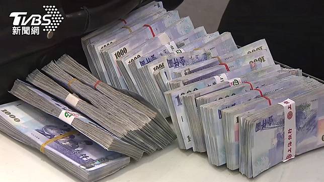 郵局匯款少10萬元竟是行員踢桌底 遭控：2度看畫面被拒 | TVBS | LINE TODAY