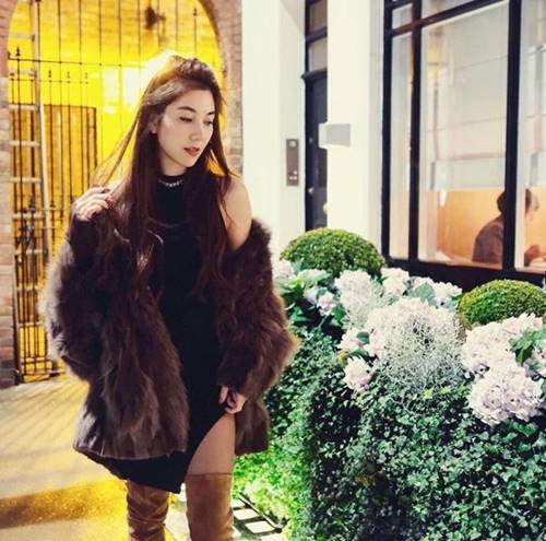 Ladyissue Magazine | รวมไอเดียแต่งตัวเที่ยวเมืองนอกแบบสวยปัง ต้อนรับช่วงสิ้นปีนี้!