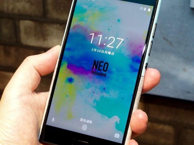 新NuAns NEOの魅力は「全部入り」なのに「素のAndroid」（アスキー）