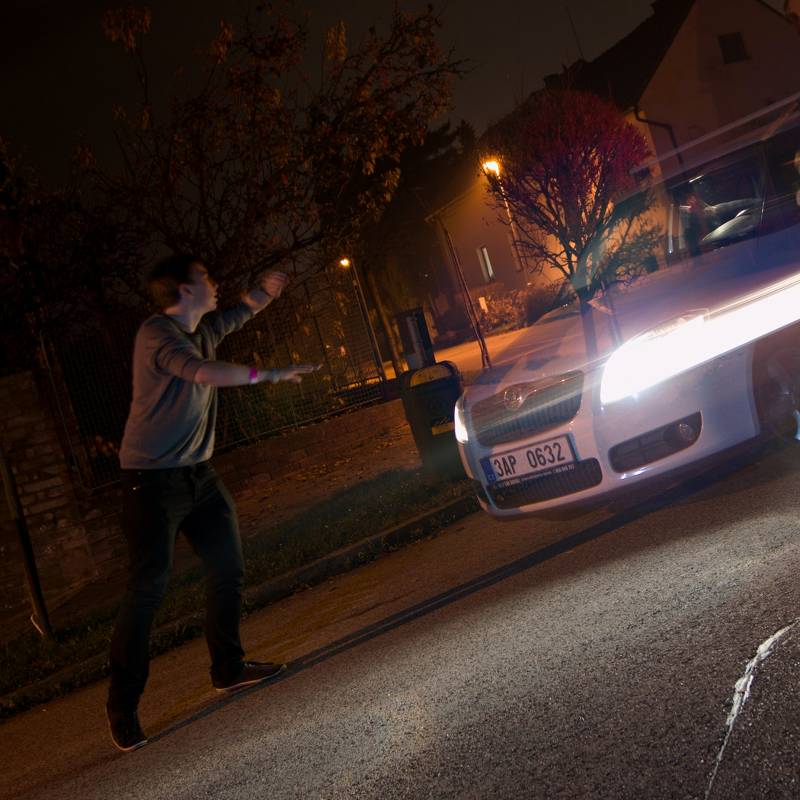 馬路如虎口 身為行人你應該注意的5件事 | Knowing | LINE TODAY