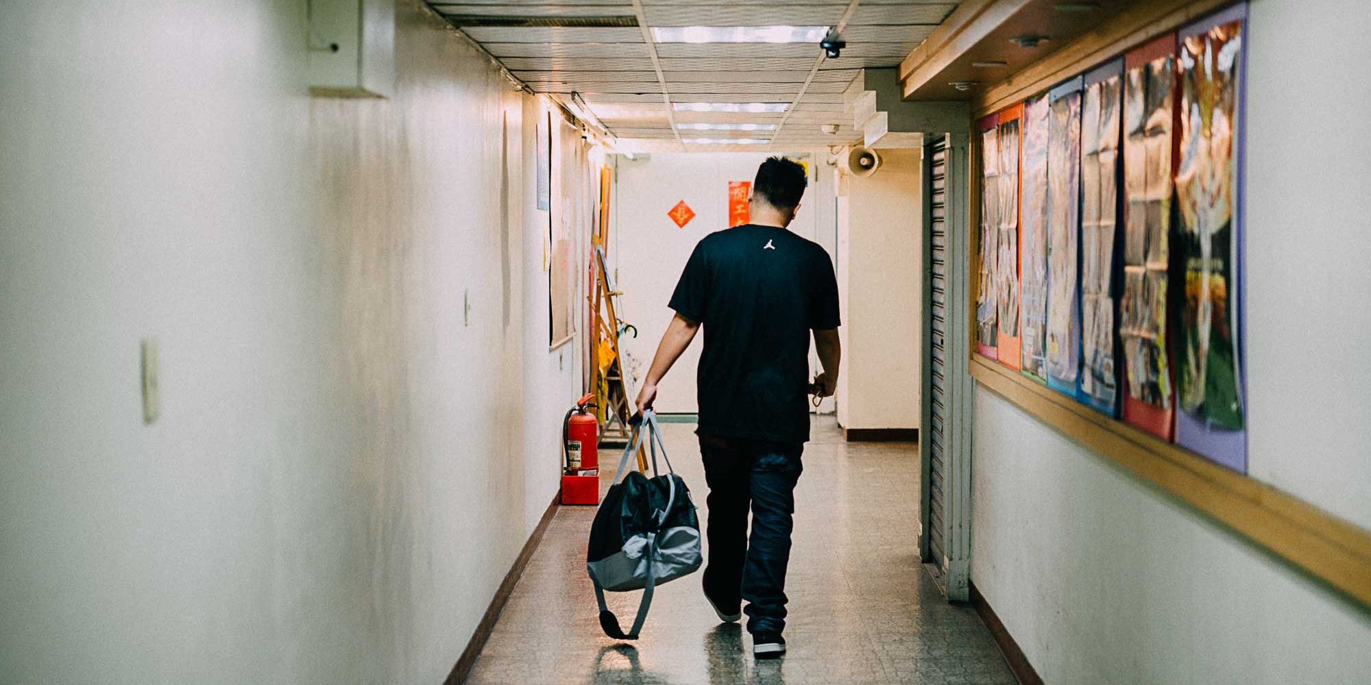 球鞋不是用來收藏的 / 收藏家 Carter Chua 的 Air Jordan 4 季節 - LINE購物