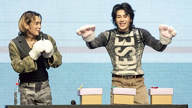 金相均戴貓掌撒嬌耍萌迎盧太鉉 幫KENTA完食「洗髮精味道」酸辣麵 | 太報 | LINE TODAY