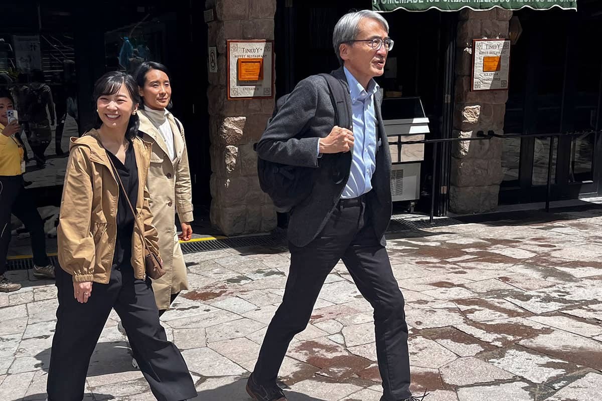 「めちゃくちゃ欲しいー」佳子さまがマチュピチュでご着用「5000円以下」パーカー問い合わせ殺到で完売（SmartFLASH）