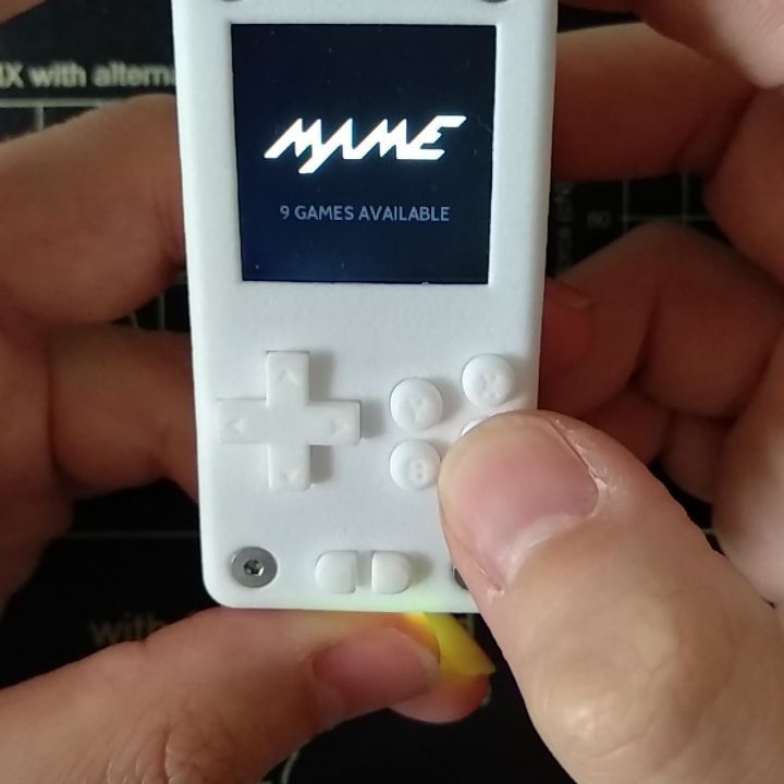 TinyPi Pro土砲迷你主機，在銅板大的螢幕上暢玩懷舊遊戲 | LINE購物