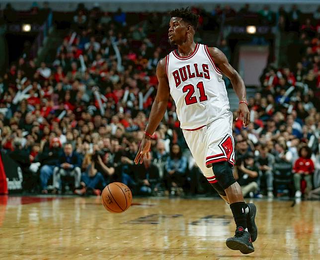 Butler首戰威猛 Wade稱就像James | TSNA | LINE TODAY