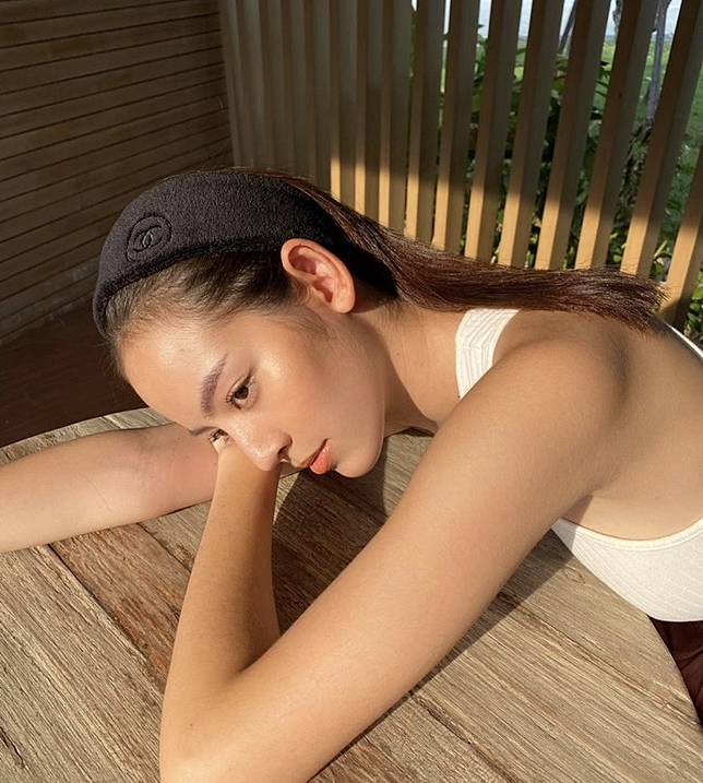 ณิชา สื่ออะไร" โพสต์คำคมเชิงน้อยใจ แฟนคลับให้กำลังใจเพียบ | Khaosod | LINE TODAY